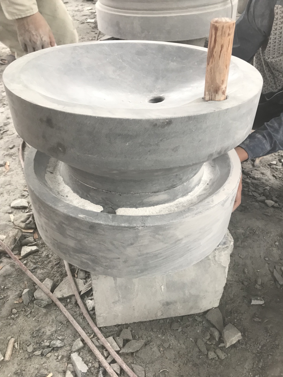Cối đá xay bột nước làm bánh cuốn đặt theo yêu cầu của khách hàng ...